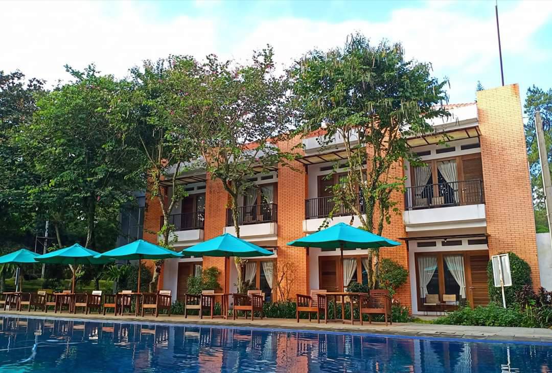 Villa Bukit Pinus - Nikmati Keindahan Alam Hutan Pinus